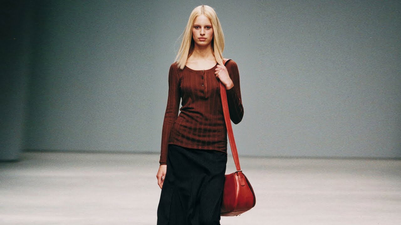 PRADA FALL WINTER 2001 - YouTube