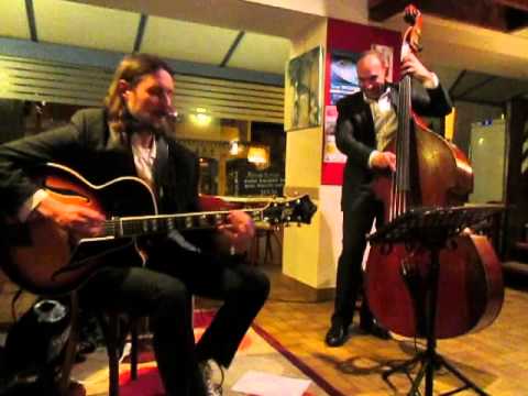 Blues in F Sandu - YouTube