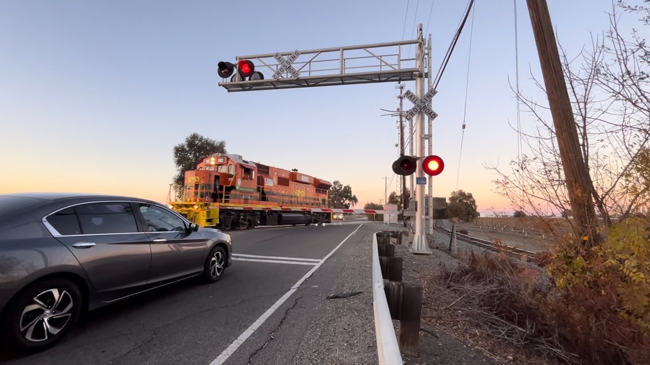 CFNR 2402 Light Power South - East Street/CA 113 Railroad Crossing ...