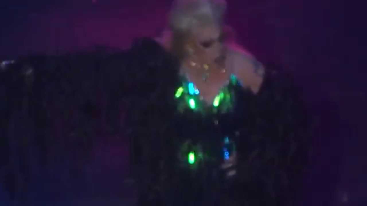 RPDR S7 Chicago Premiere-Tempest DuJour -Defying Gravity - YouTube