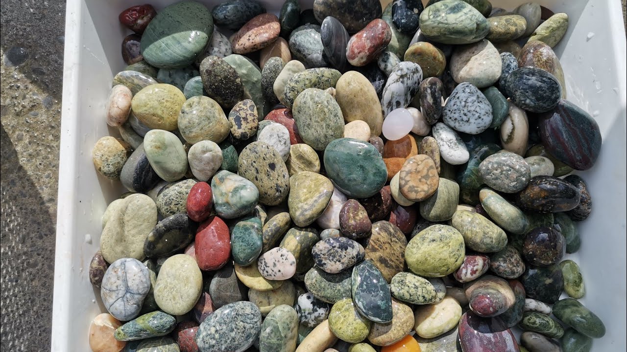 Rock pick number 4, Gemstone beach stones from our friend Chrissy - YouTube