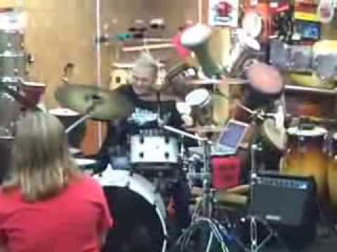 Matt Muckle - Fusion Chops Played with Brushes - YouTube