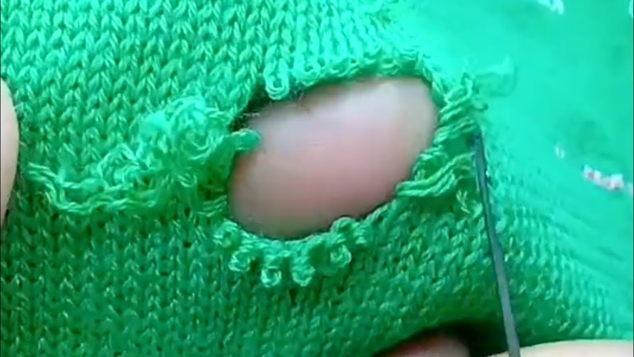 How to Easily Repair a Knitted Sweater With 4 Broken Yarns at Home ...