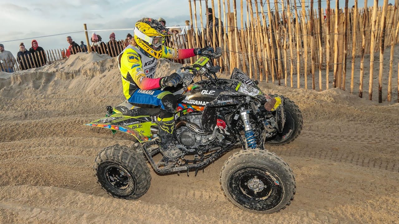 COURSE DE QUAD DANS LE SABLE - YouTube
