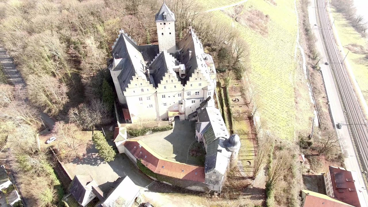 Luftaufnahme von Schloss Mainberg - YouTube