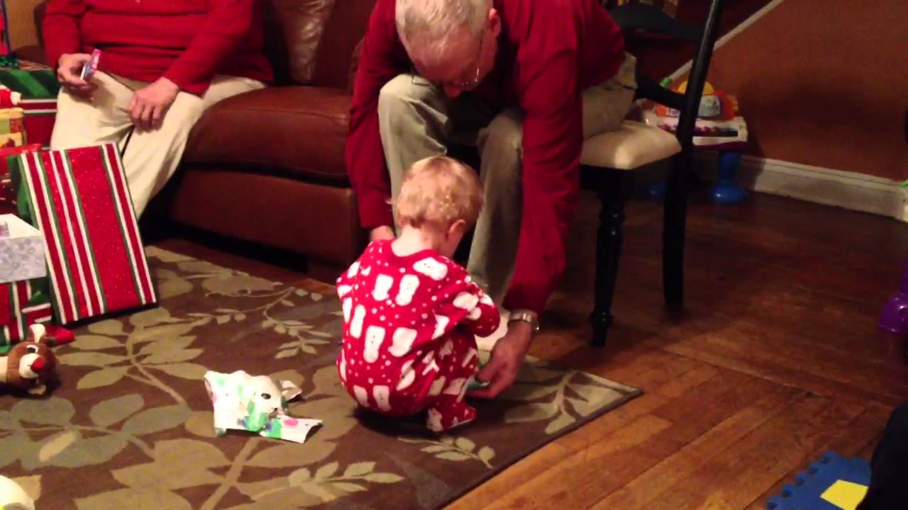 MK indoor sledding - YouTube