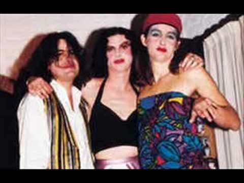 La Suciedad de las Sirvientas Puercas - Voy A Ser Mamá