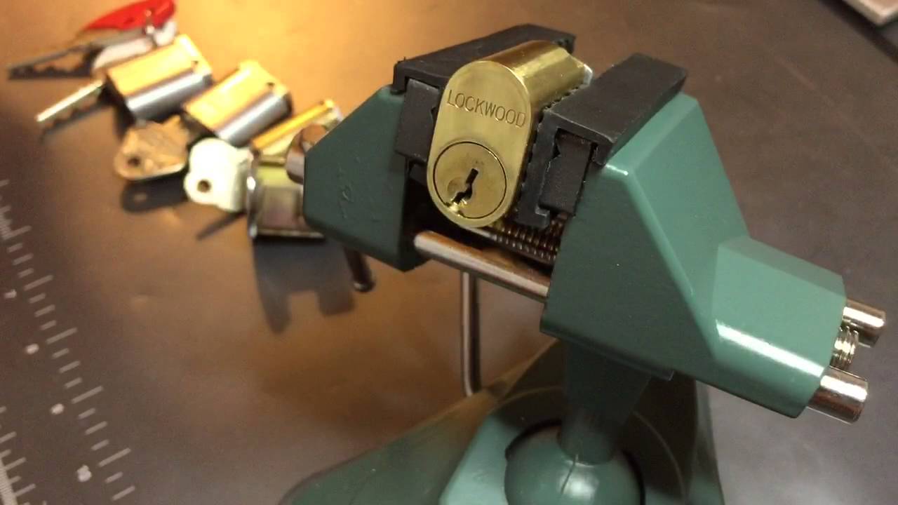 [98] Lockwood 570 Oval Cylinder Picked and Gutted - YouTube