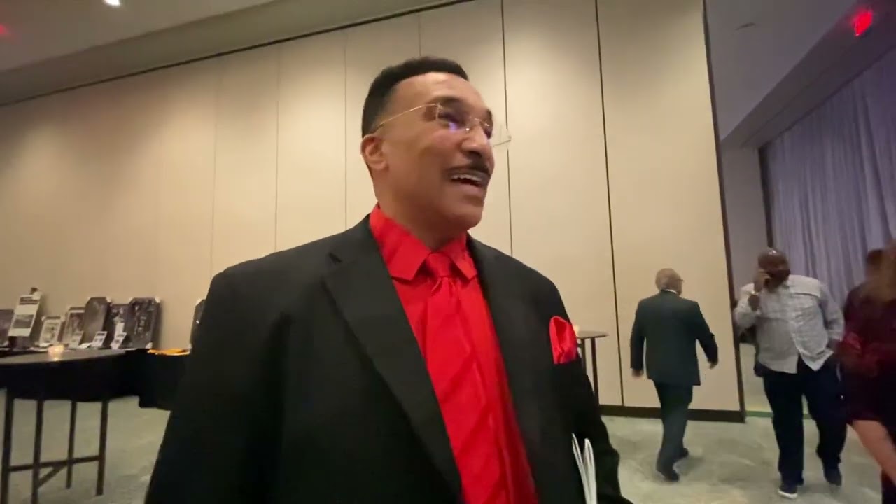 TONY WEEKS ON BEING THE REF FOR MAYWEATHER VS MAIDANA 1, CASTILLO ...