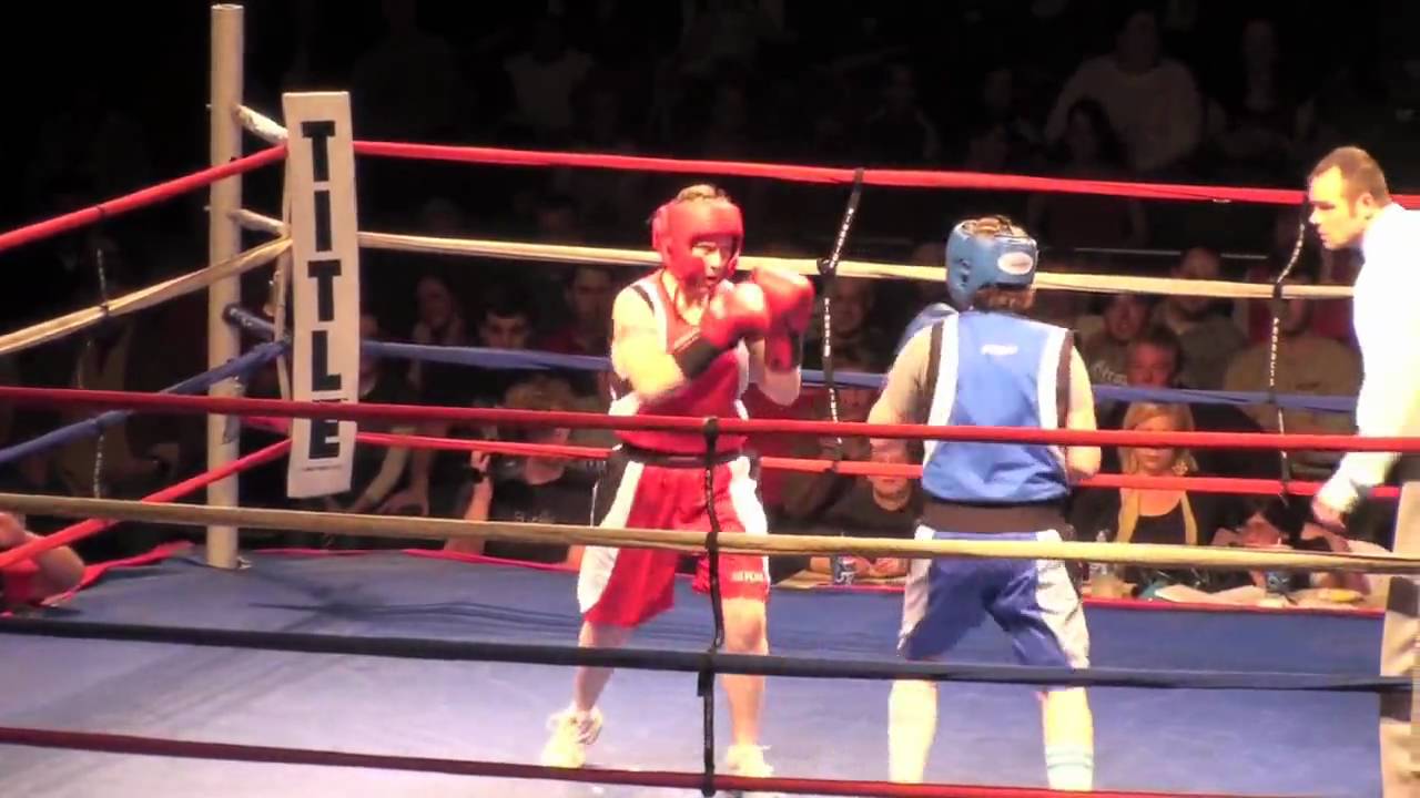 Guns and Hoses 2009 Jennifer Hunt vs Stacy Reese HD - YouTube