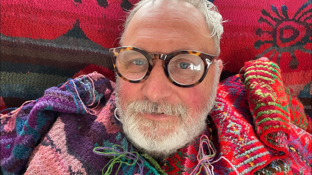 The Knitting man knits Vlog #10 Secret to adding and carrying multiple ...