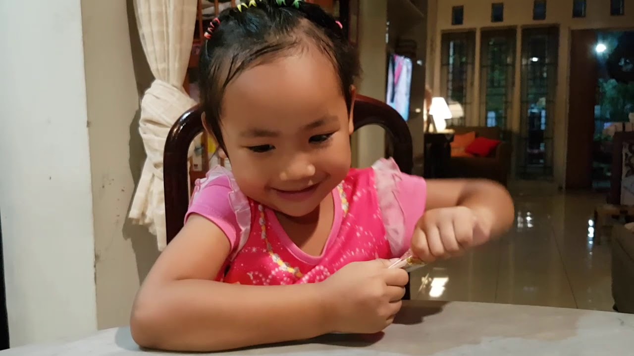 Permen Barbie Show - YouTube