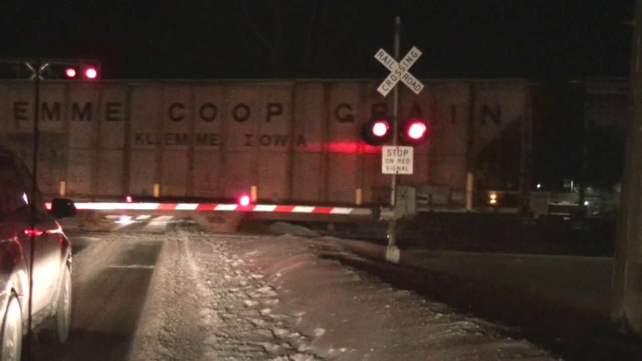 Leased power! CSX Q321 1-23-14 - YouTube