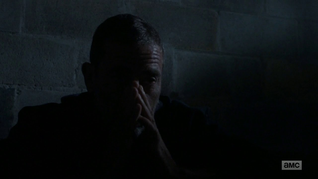 Negan Escapes From Prison - TWD 9x08 - YouTube