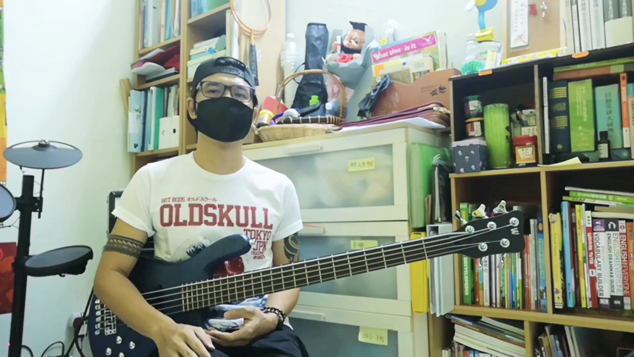 Kamen Rider Black (bass cover) - YouTube
