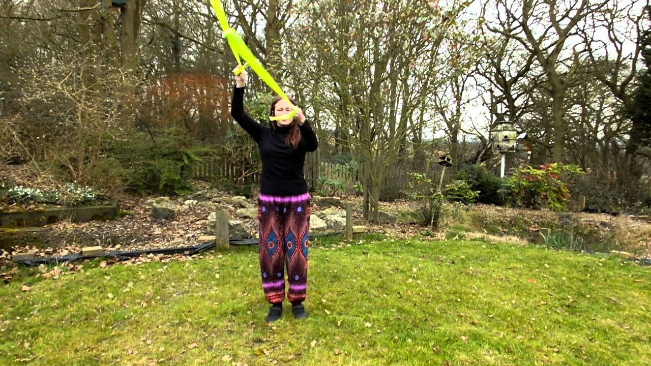 Poi-spinning tutorial: Shoulder Reels, same time, same direction - YouTube