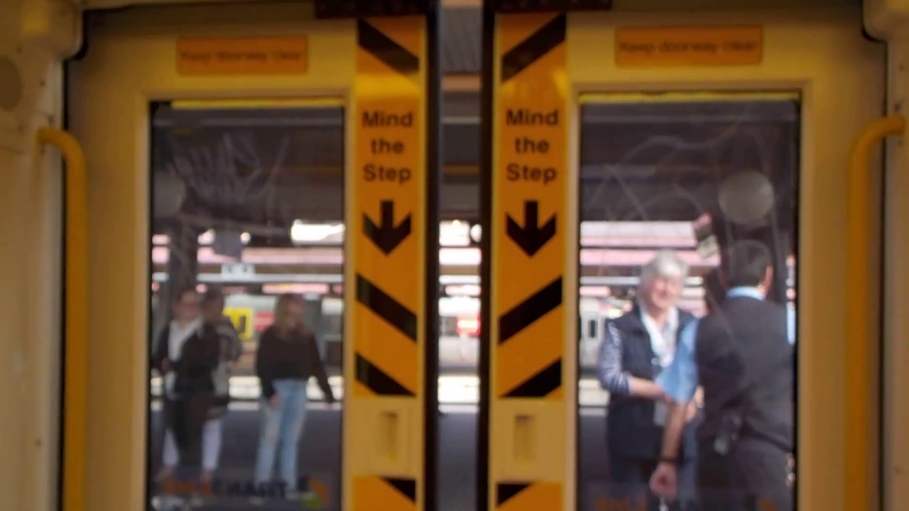 QR Suburban Multiple Unit 260 Series (SMU 296): Roma Street to Central ...