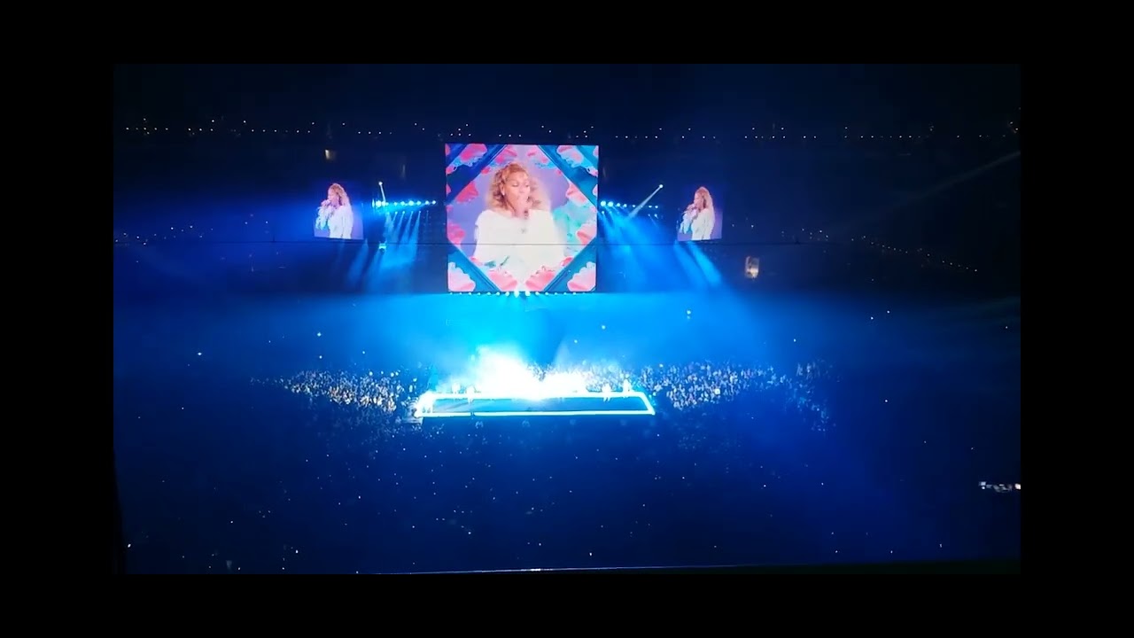 Beyonce Formation Tour St Louis COUNTDOWN - YouTube