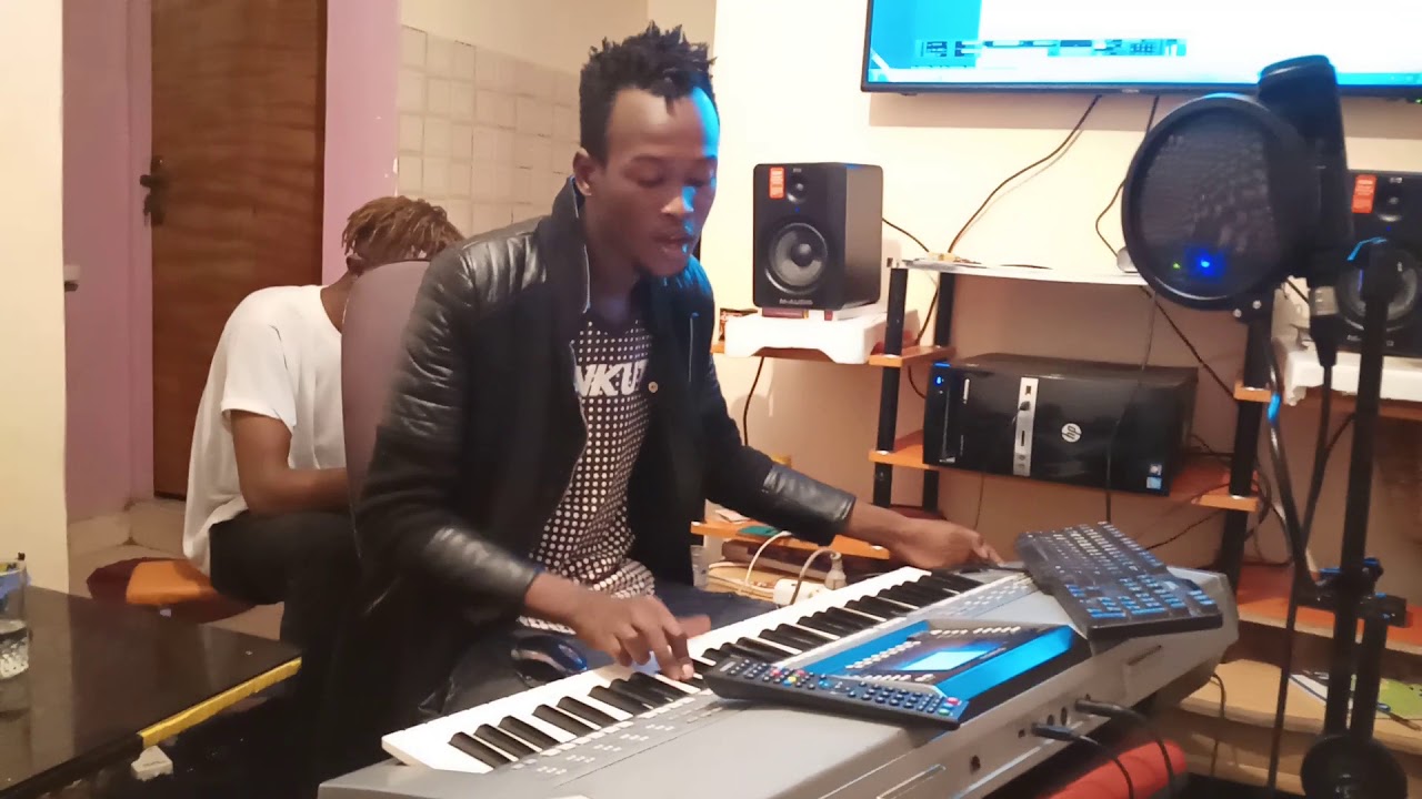 Zulu Gospel south Africa style by Saviour Bee (studio) - YouTube