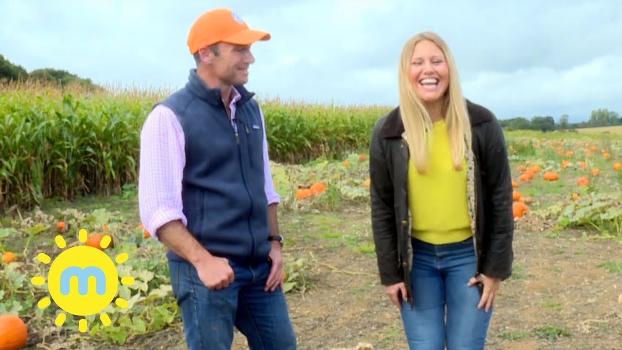 The Pop Up Farm | Olivia learns about Pumpkins with Farmer Ian ...