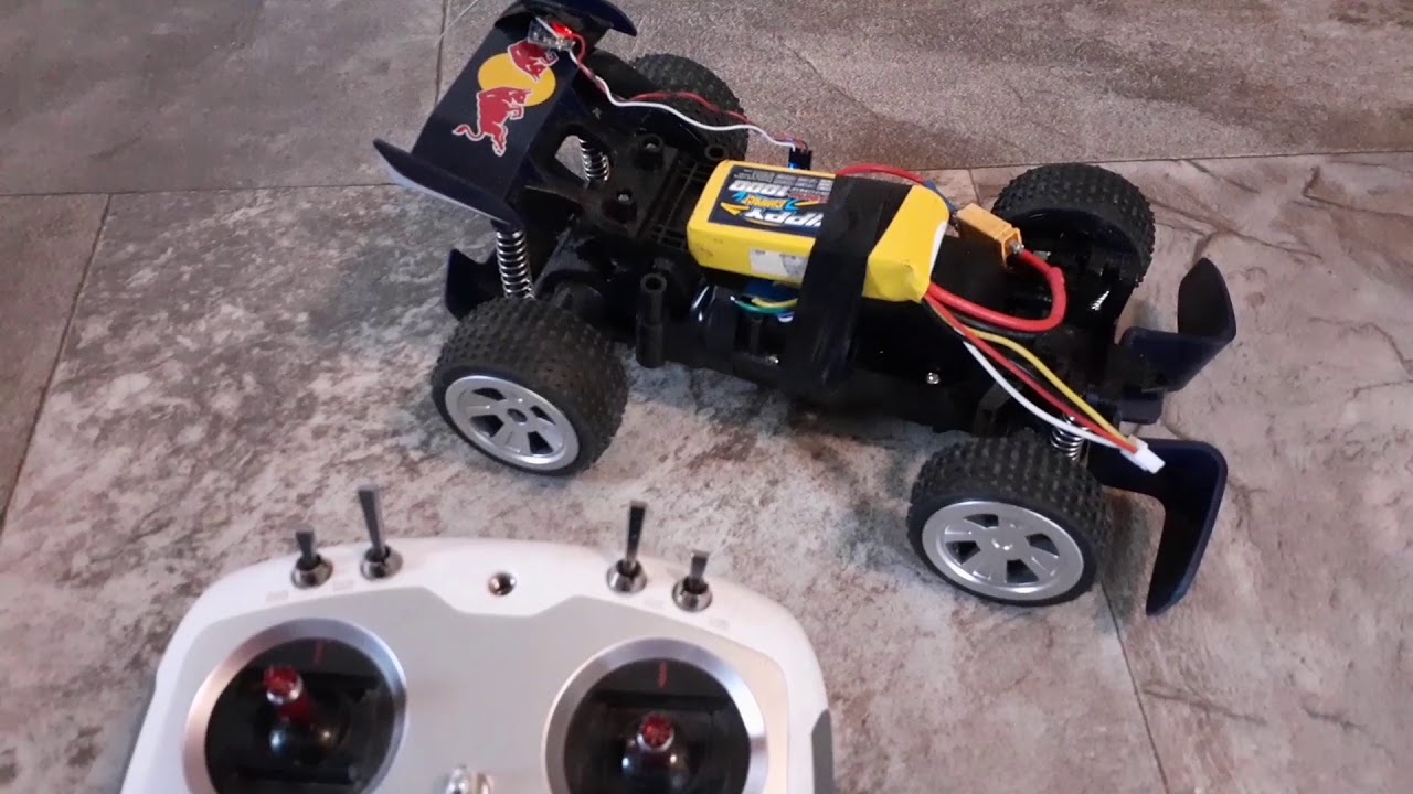 Dual brushed motor fwd/reverse from one brushless ESC - YouTube