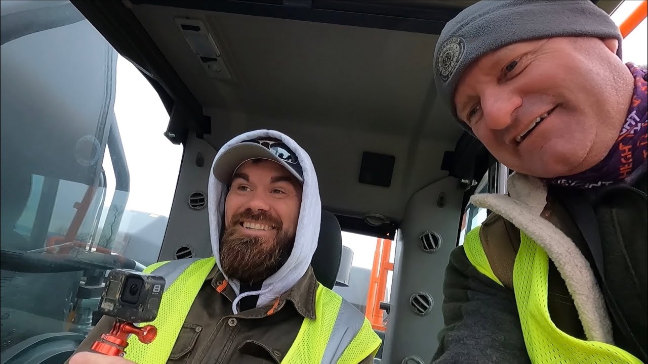Volvo 550 excavator with NYA Milllennial - YouTube