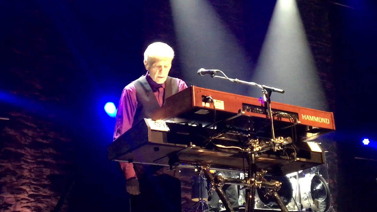 Dennis DeYoung behind the keyboard January 13, 2018 Coral Springs - YouTube