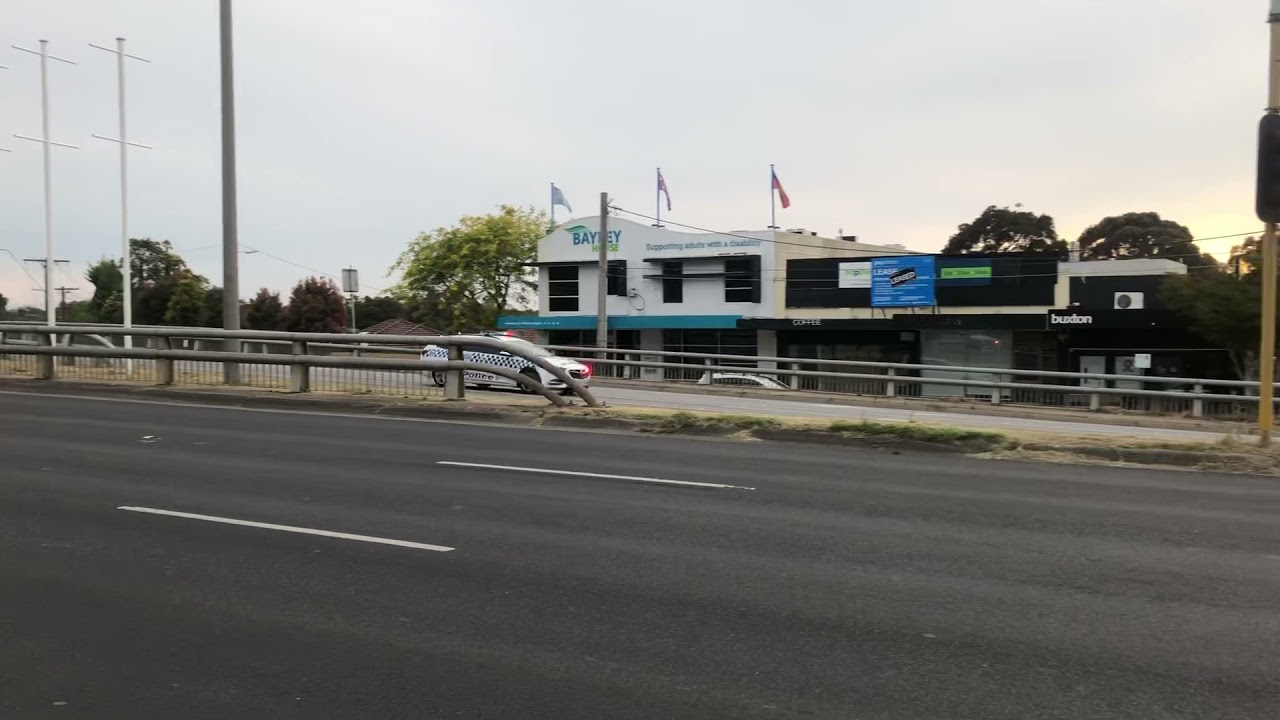 Vic pol responding - YouTube