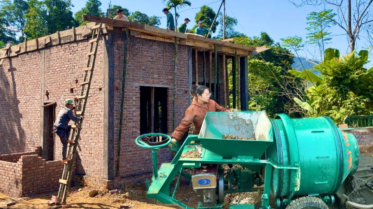 Strong-willed Girl Uses concrete Mixer To Pour 120 Square Meter ...