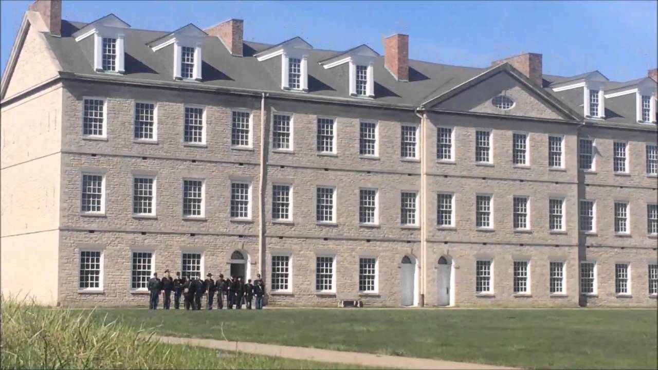 A Look Around Historic Fort Wayne in Detroit, MI - YouTube