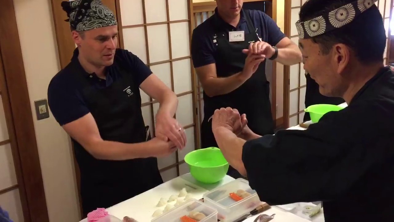 Sushi making lesson with people from 8 coutries - YouTube