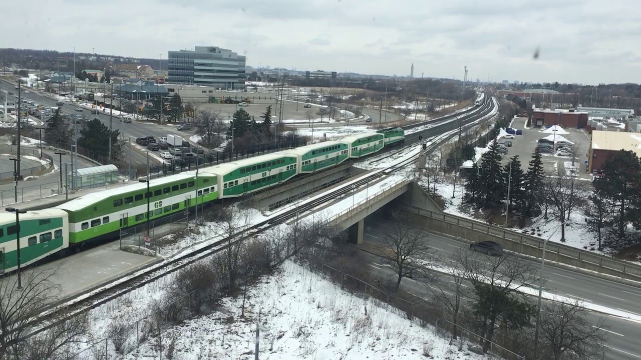Go train 619 and go train 613 at Oakville go station - YouTube