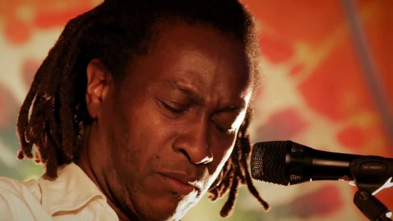 Bai Kamara JR @ Woodstockje - YouTube