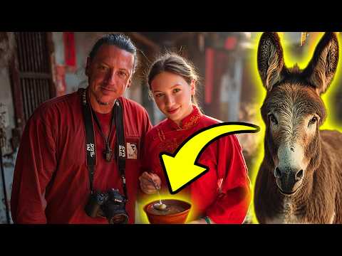 ÇİN SOKAK YEMEKLERİ - EŞEK ETİ YİYORLAR - PEKİN 🇨🇳