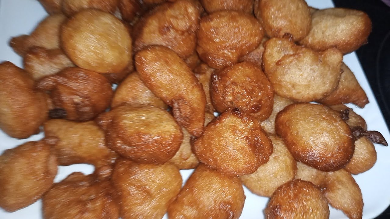 How To Fry Puff Puff / Fry with me - YouTube