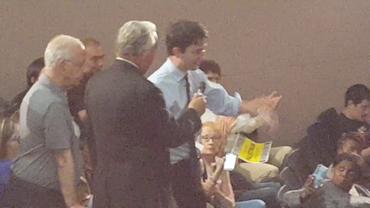 Audience call out Cardin Aide (Ken Reichard) for censoring Ben D - YouTube