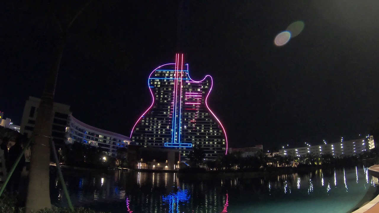 The Guitar Hotel - Seminole Hard Rock Hollywood (Light&Sound show ...