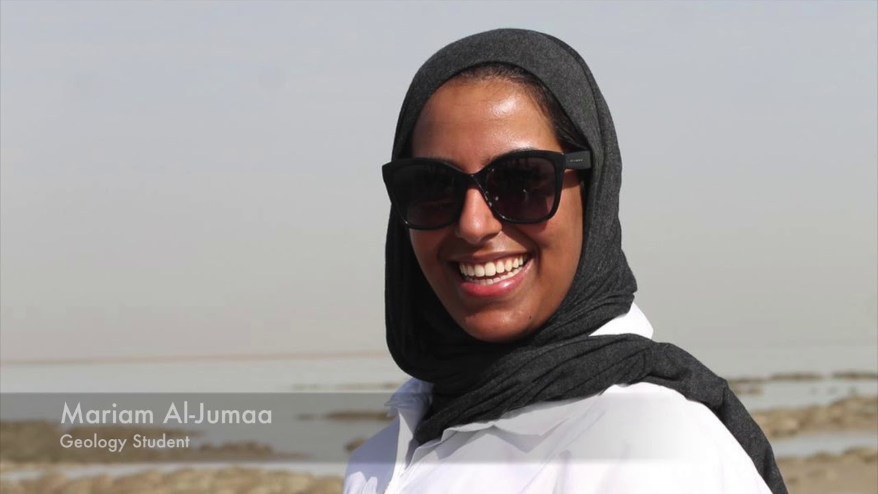 Beach cleaning (Warbah island) تنظيف جزيرة وربة - YouTube