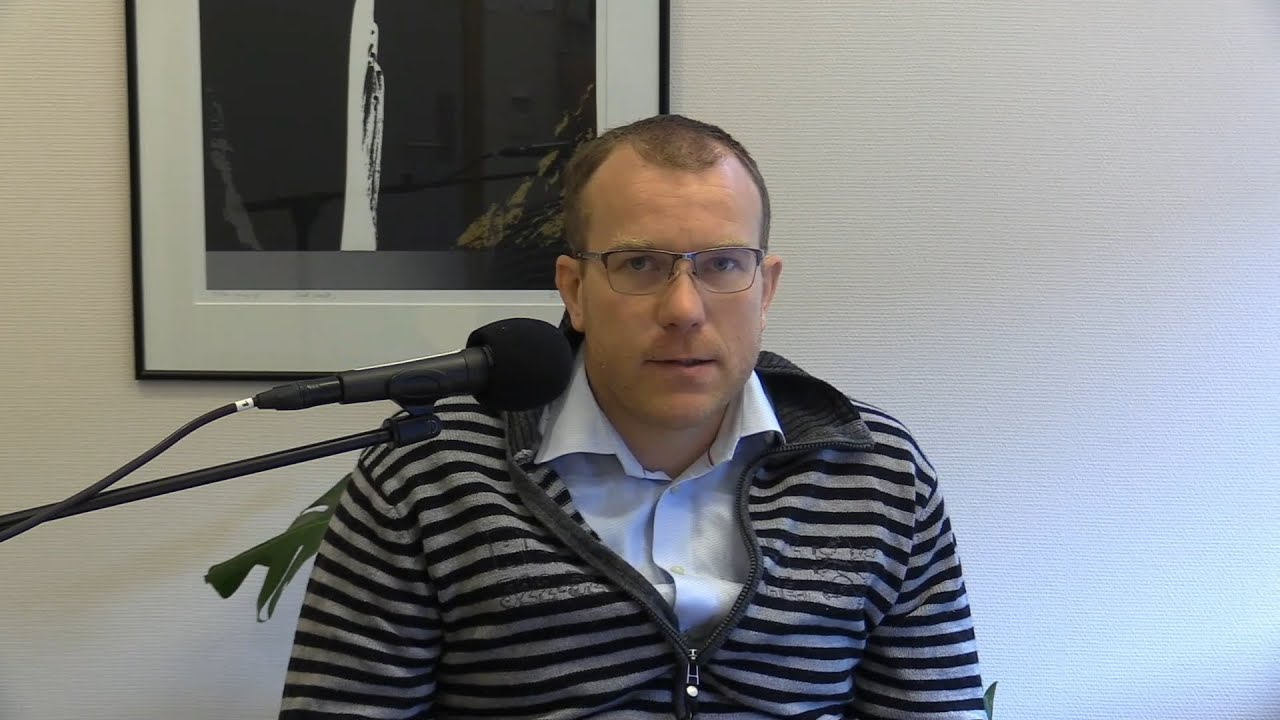 Intervju med rektor ved Luster Ungdomsskule Knut Hauge - YouTube