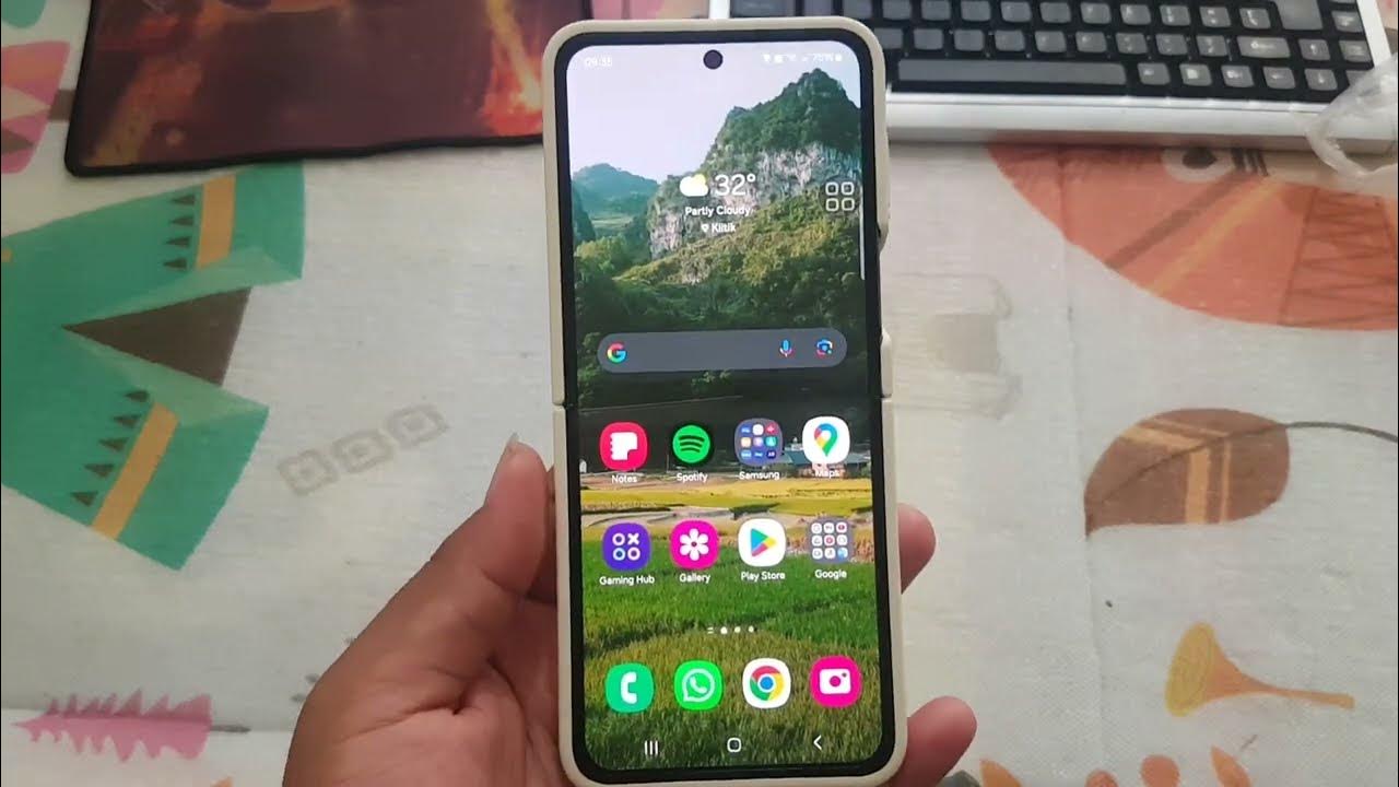Samsung Z Flip 5 : How to enable or disable Keep symbol panel open in Samsung Keyboard (Android ...