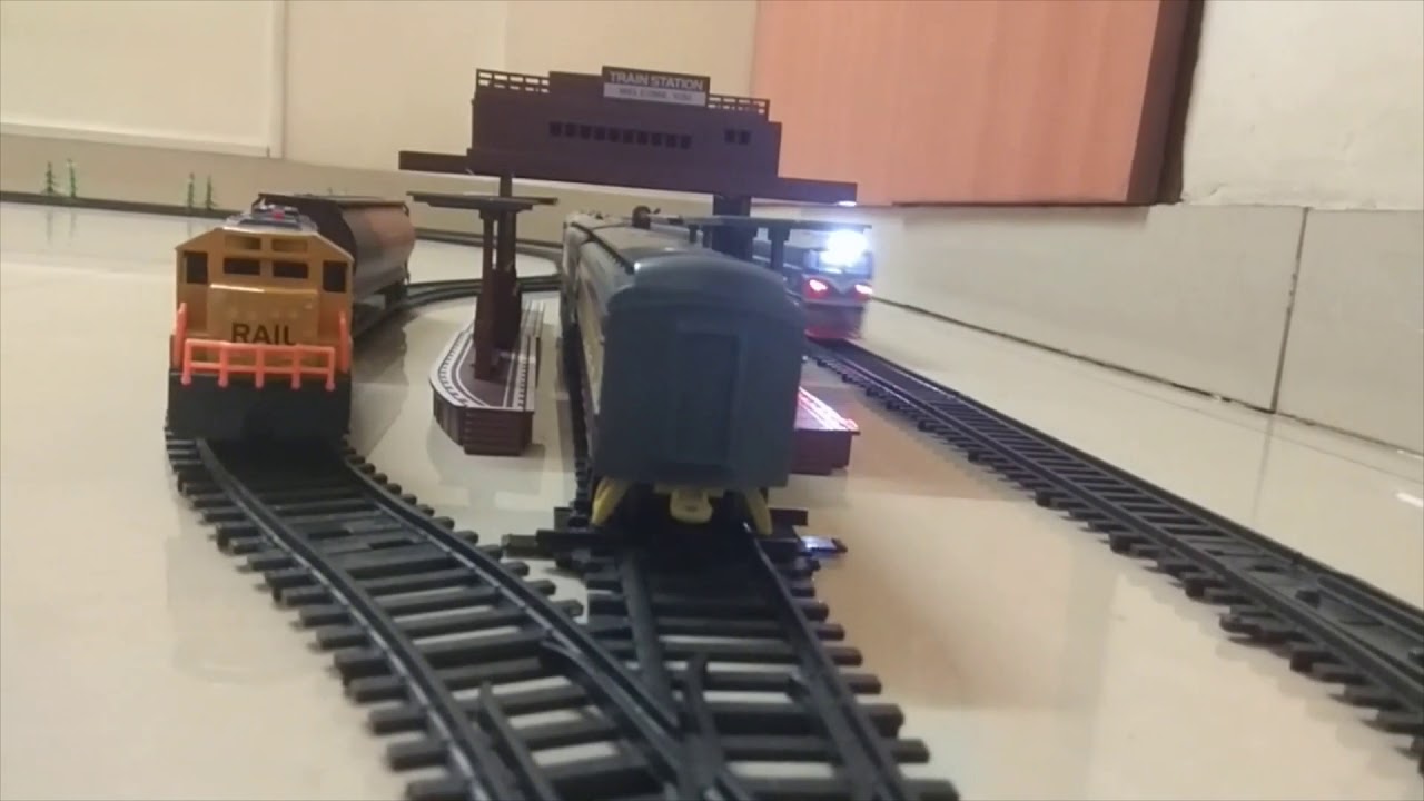 Fenfa Train Set. Model Train. Track Layout08 - DF4 diesel realistic ...