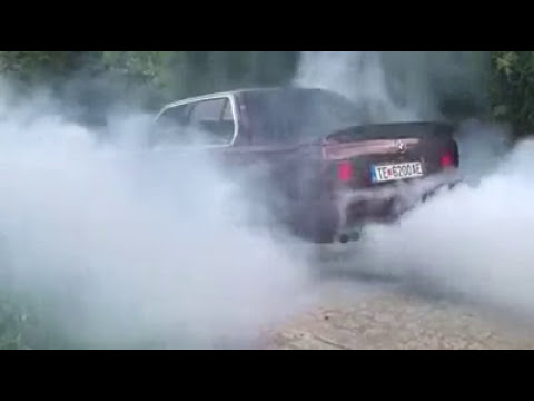 Bmw e30 325i best burnout ever !