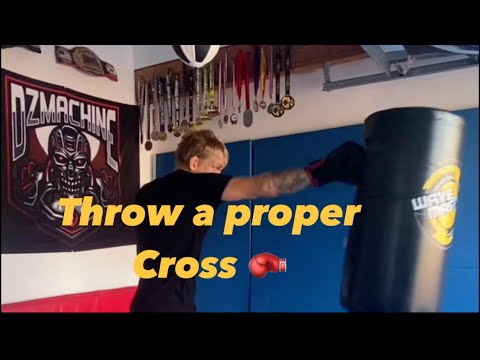 Throwing a Proper Cross #boxing #mma #striking #shadowboxing #muaythai ...