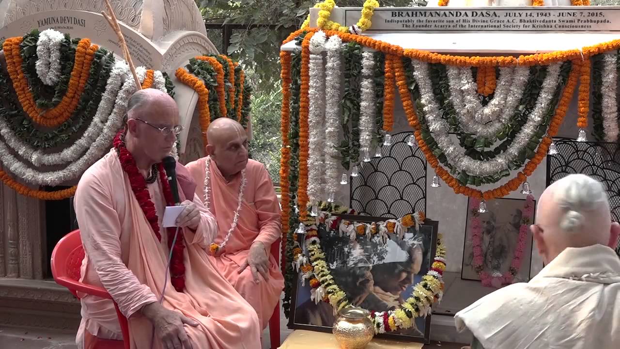 HH Indradyumna Swami Maharaj Glorifying Brahmananda Prabhu - YouTube