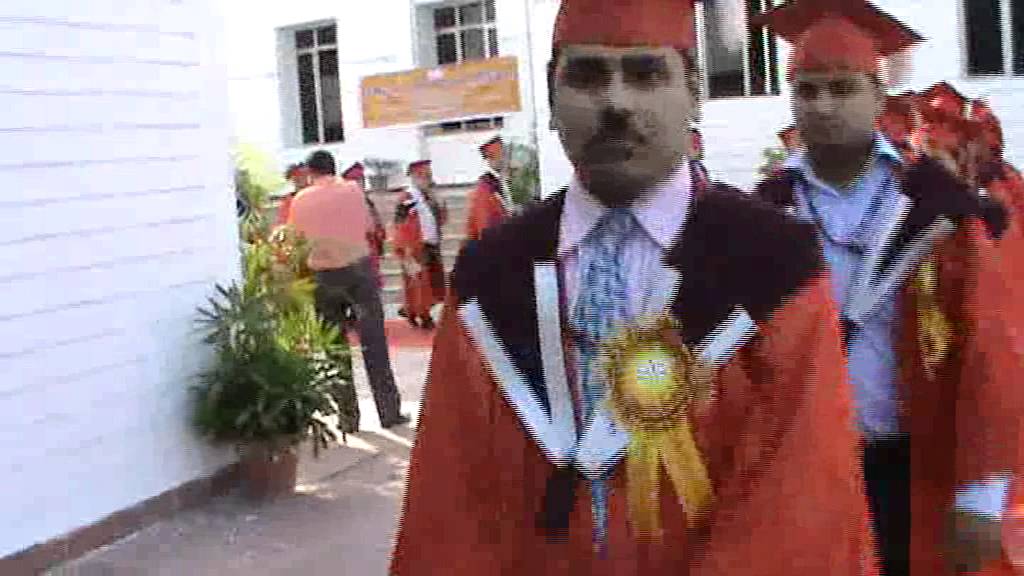 Convocation Procession at SMS Varanasi 2011 - YouTube