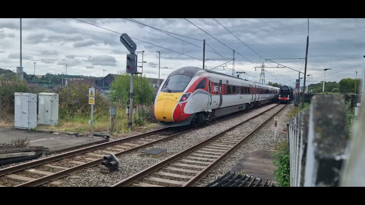 LNER Peppercorn Class A2 60532 'Blue Peter' passing Grantham - 13/06 ...
