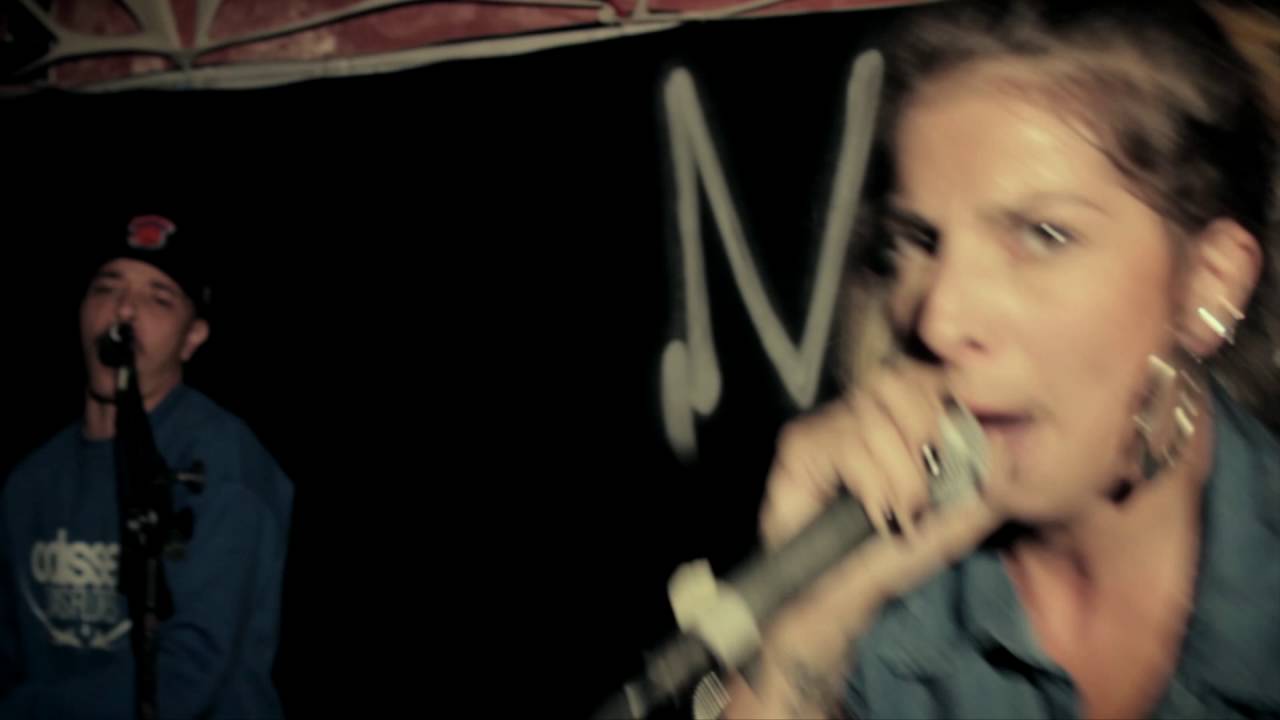 Bruna Muniz - Mentira Democrática (ao vivo) - YouTube