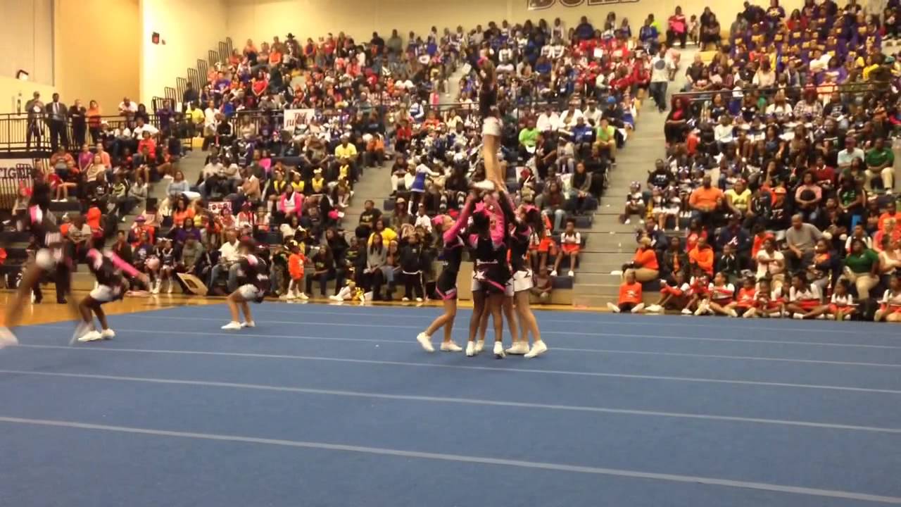 Fort Benning 5 Star Generals Cheer Competition - YouTube