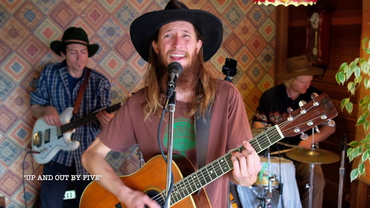 Mendocino House Sessions: Pat Simmons Jr. - "Up & Out By 5:00" - YouTube