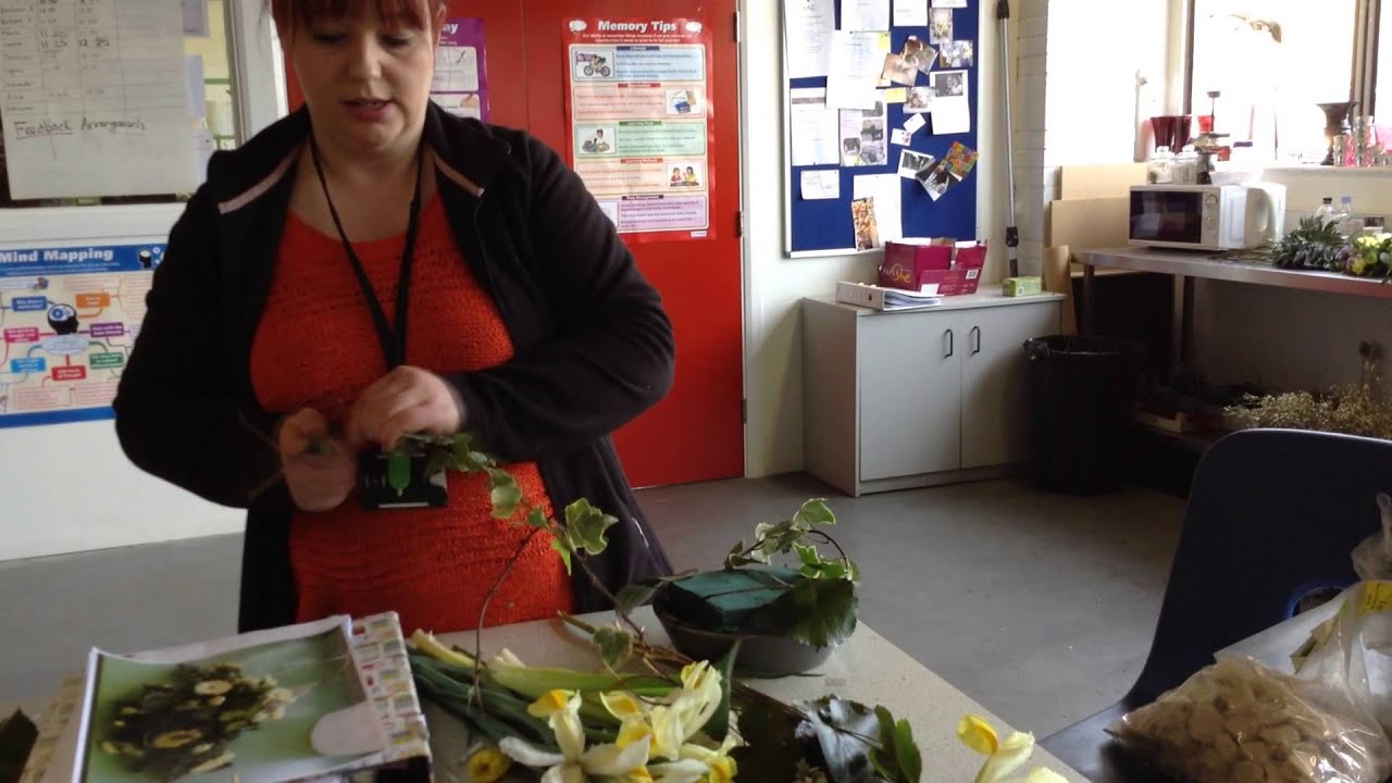 Vegetative arrangement in foam - spring flowers - YouTube